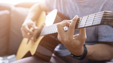 Guitare : acoustique, électrique et partitions | Cultura