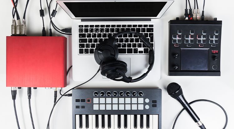 Piano, arrangeur, synthétiseur, clavier MIDI… Quel clavier musical ...