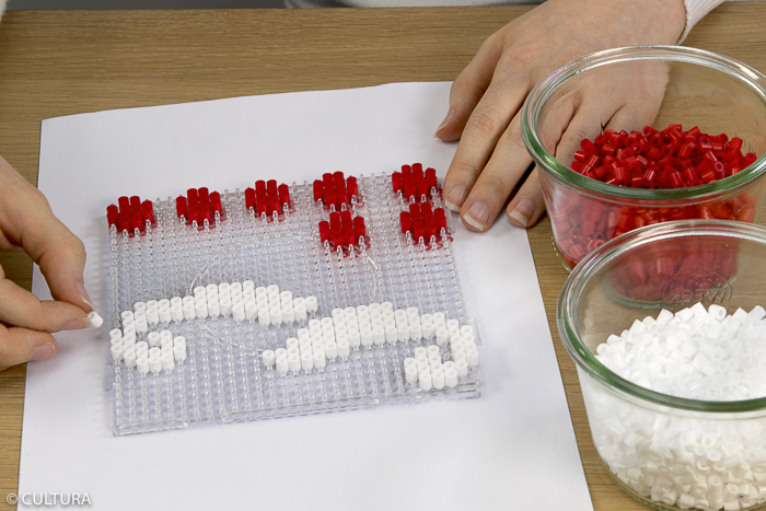 Tuto couronne de Noël en perles Hama | Cultura